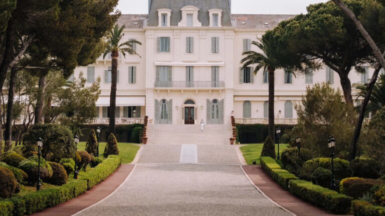 How to Achieve the Perfect Bridal Glow